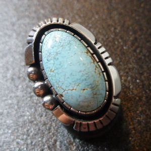 人気定番アーティスト「Delbert・Vandever」作ターコイズ付&コンチョリング新入荷 - インディアンジュエリー＆クラフト専門店 ...